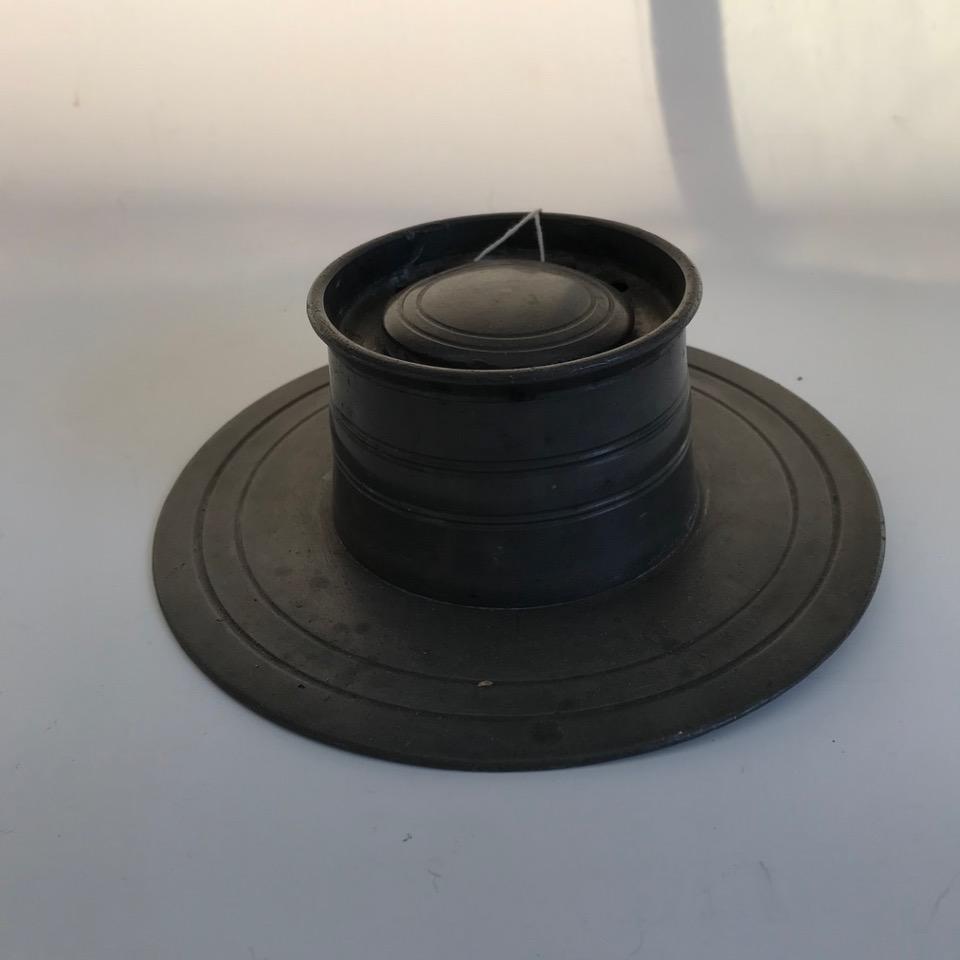 EARLY 18TH CENTURY PEWTER INKWELL WITH QUILL HOLES, CIRCA 1700