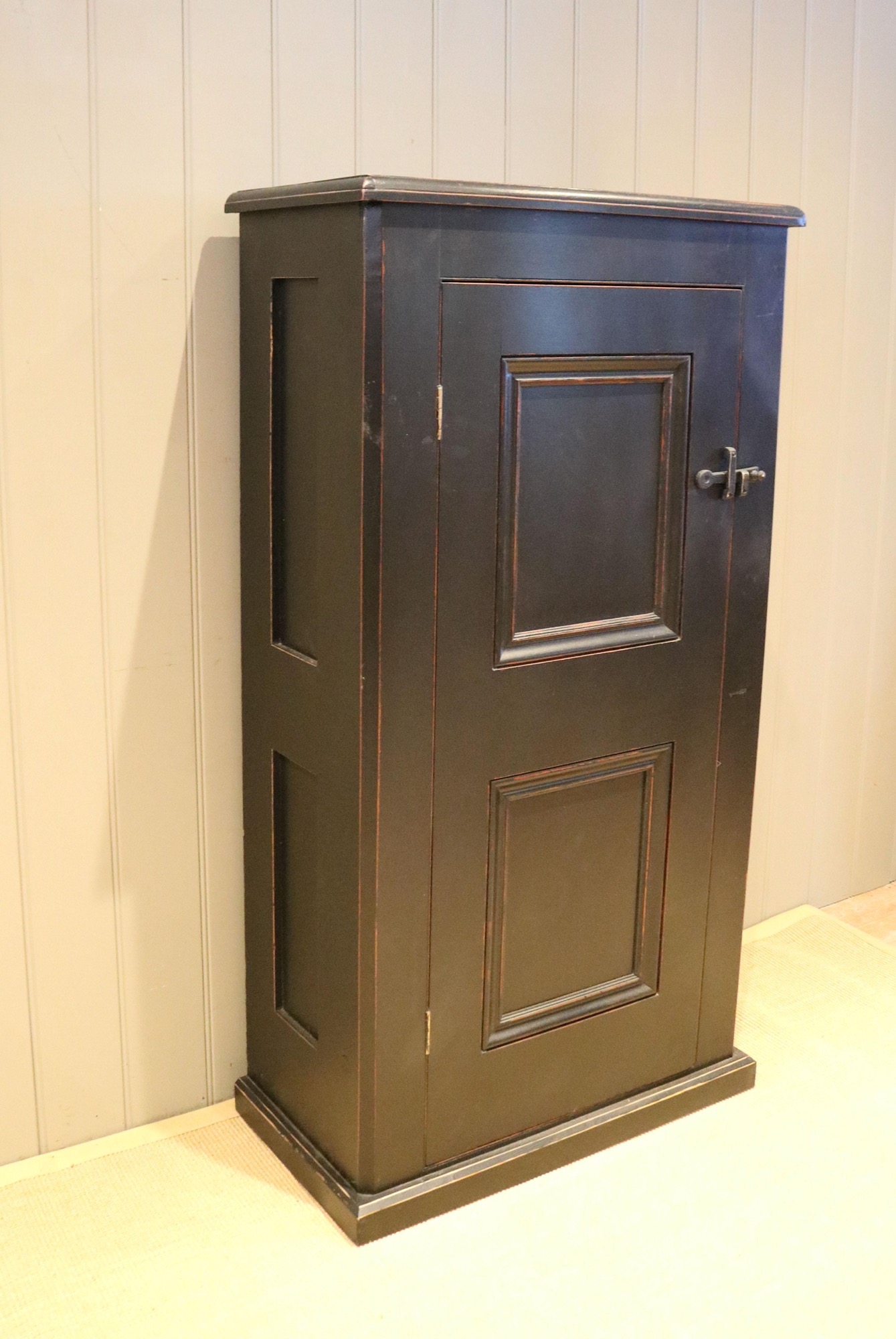 WORBOYS ANTIQUES & CLOCKS