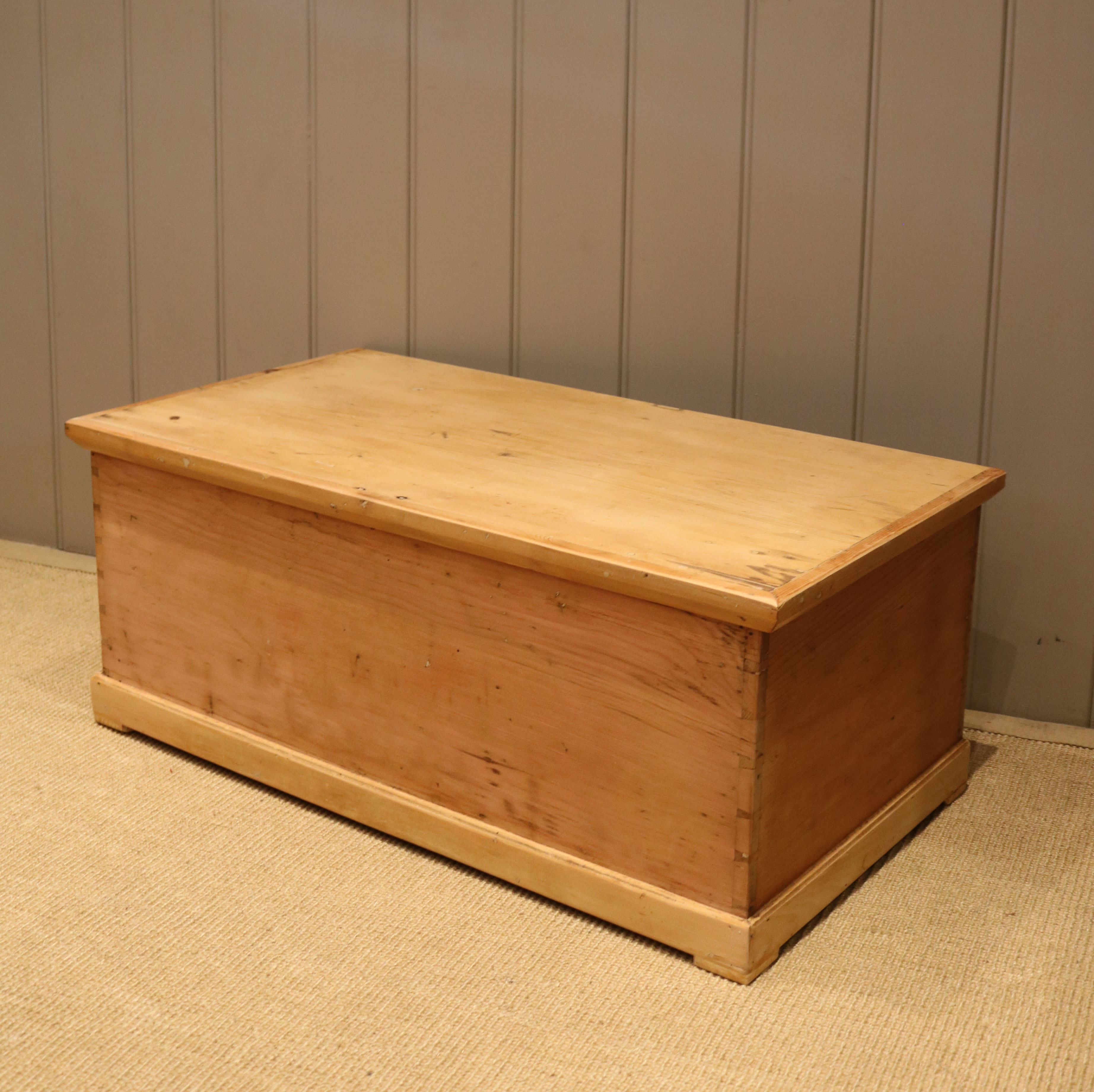 WORBOYS ANTIQUES & CLOCKS