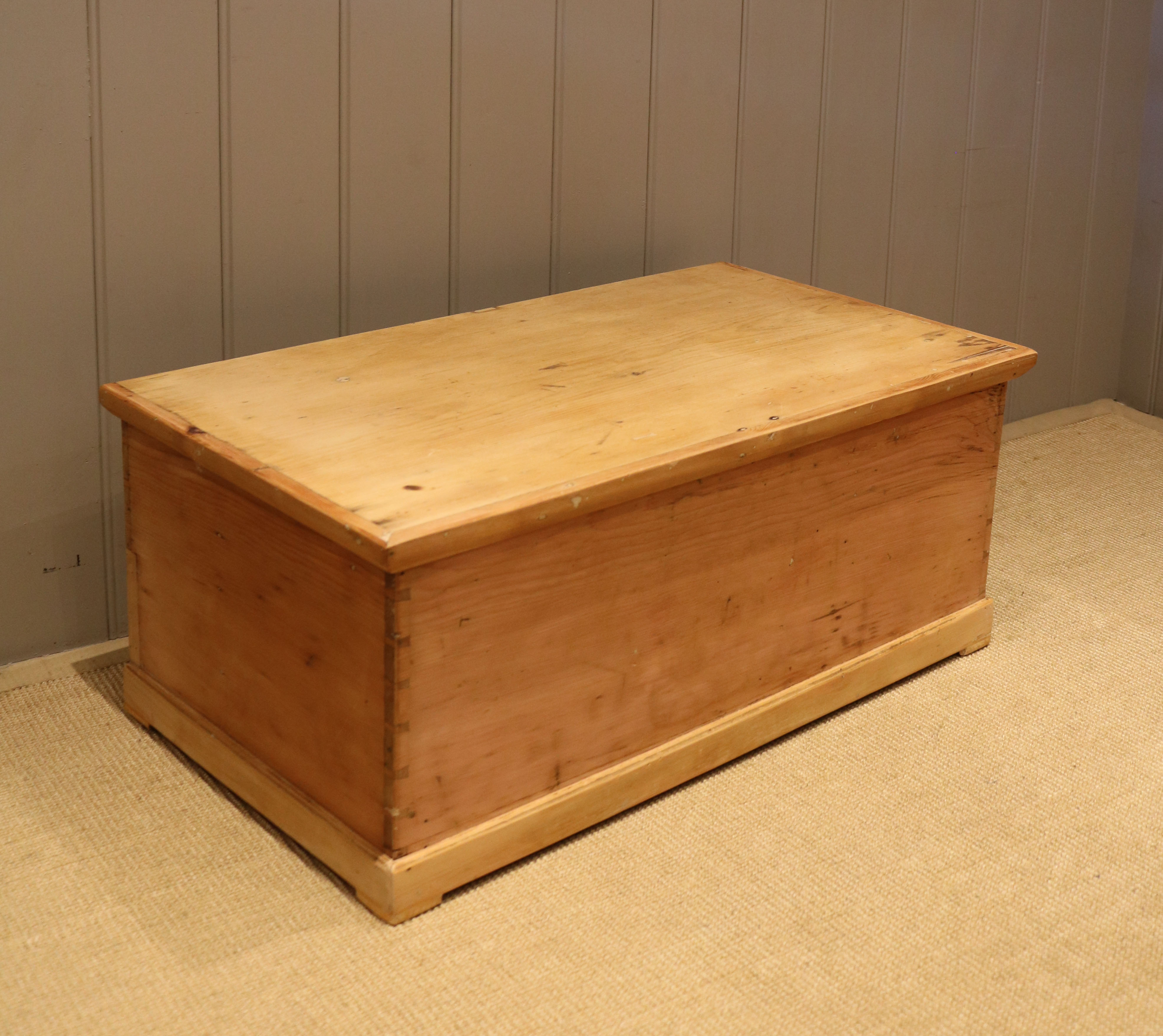 WORBOYS ANTIQUES & CLOCKS